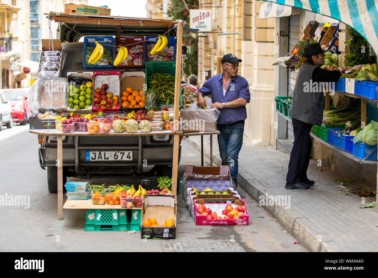 Small vegetable shop hi-res stock photography and images - Alamy