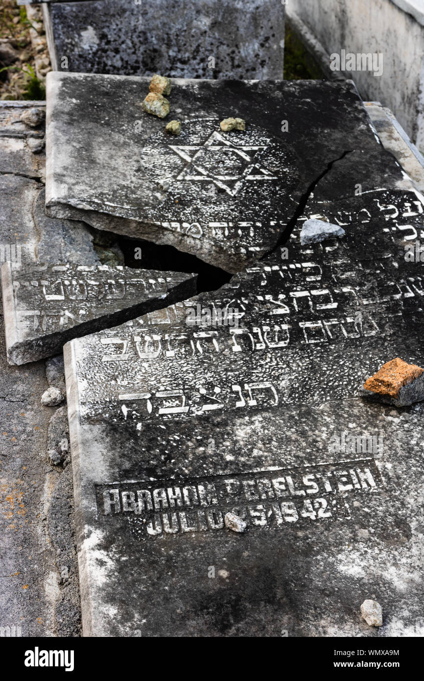 Havana, Cuba – 2019. Broken tomb in the Jewish cemetery in Havana Stock ...