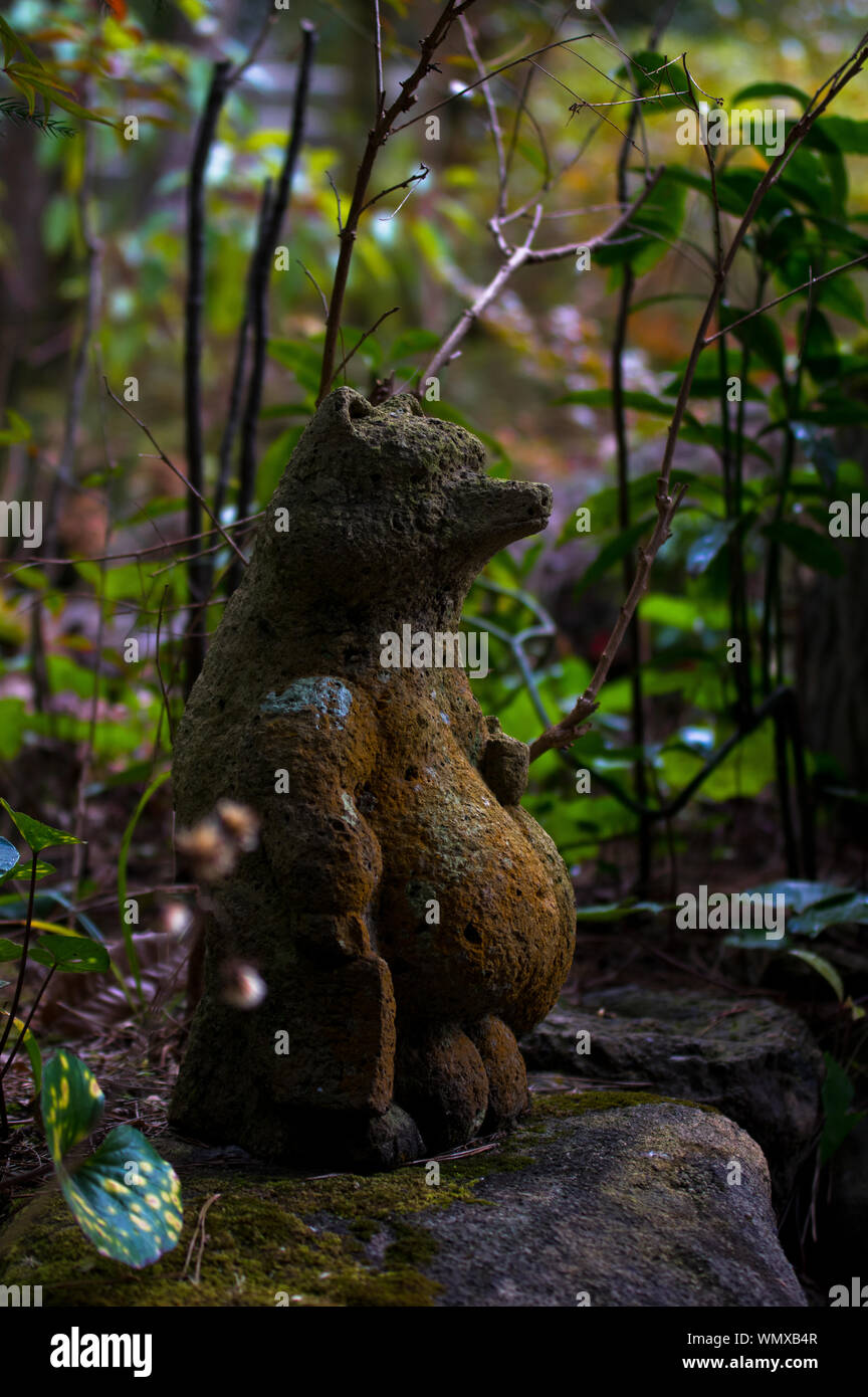 Statue forest hi-res stock photography and images - Alamy