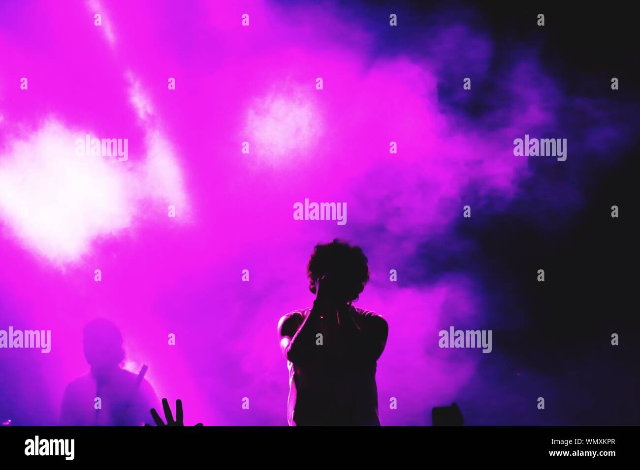 Man singing concert hi-res stock photography and images - Alamy