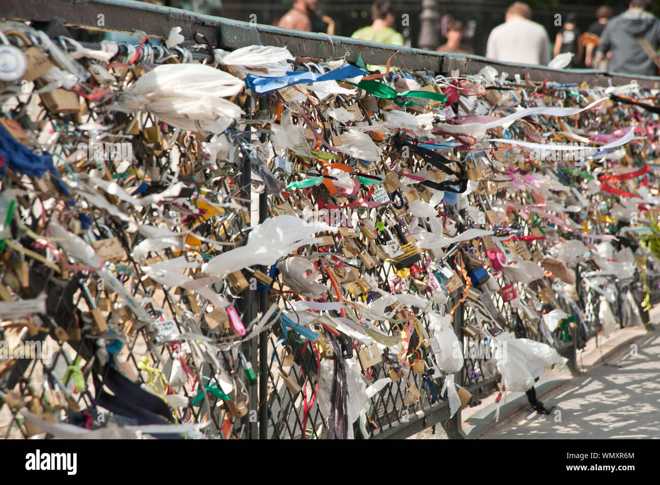 Paris, Seine, Liebesschlösser - Paris, River Seine, Love Locks Stock ...