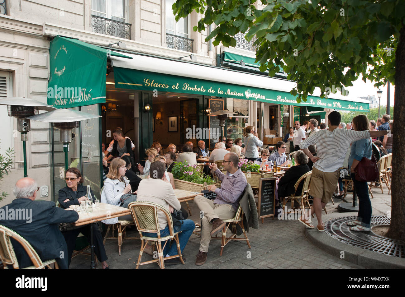 Cafe tute hi-res stock photography and images - Alamy