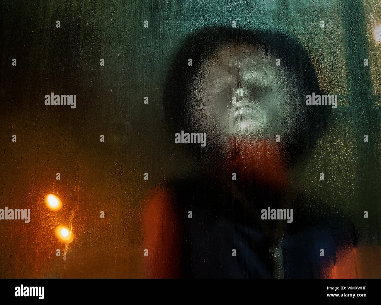 Night view shop hi-res stock photography and images - Alamy