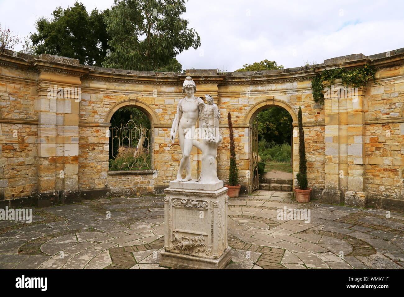 Italian Garden, Hever Castle, Hever, Edenbridge, Kent, England, Great ...