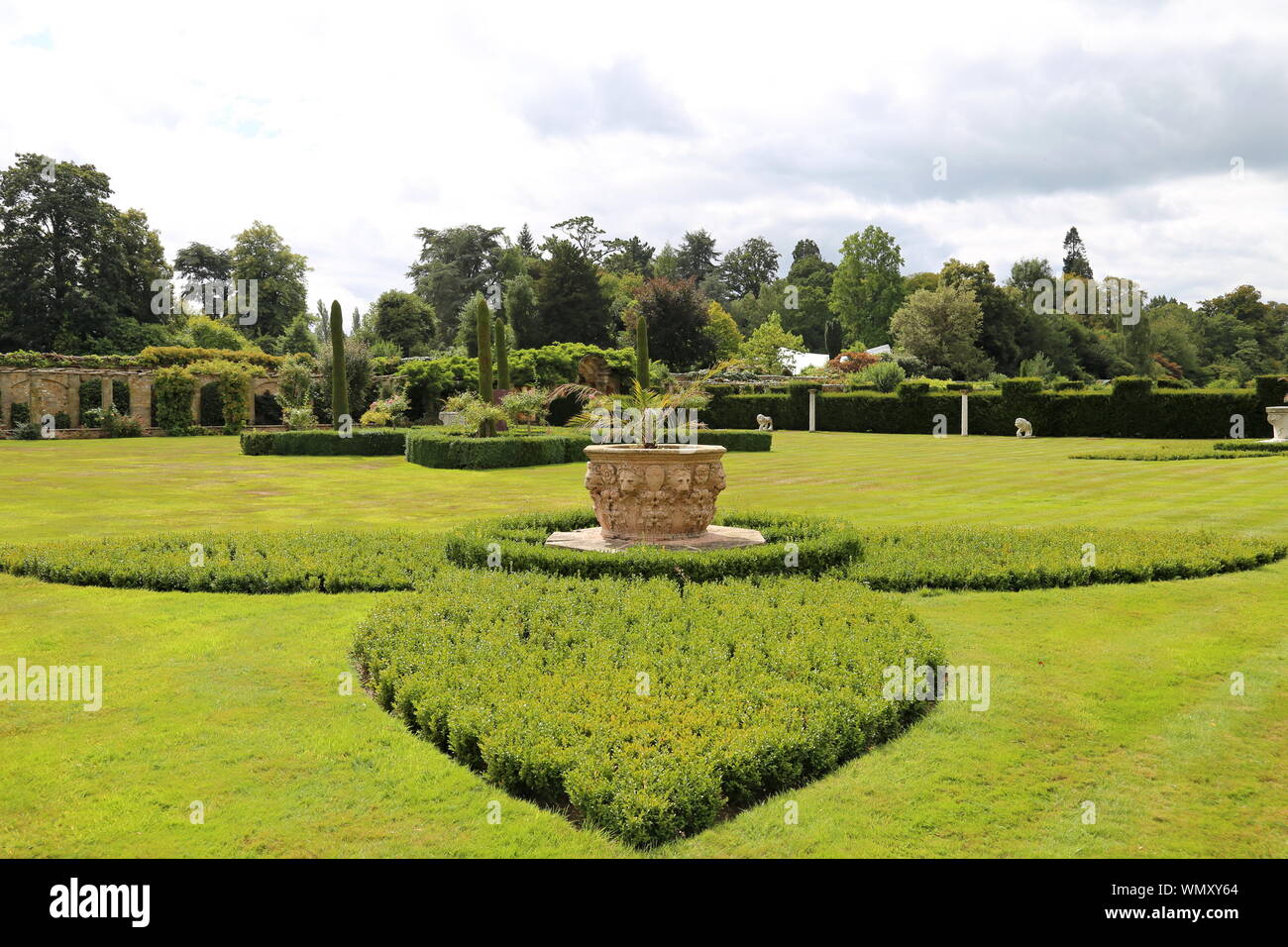 Italian Garden, Hever Castle, Hever, Edenbridge, Kent, England, Great ...