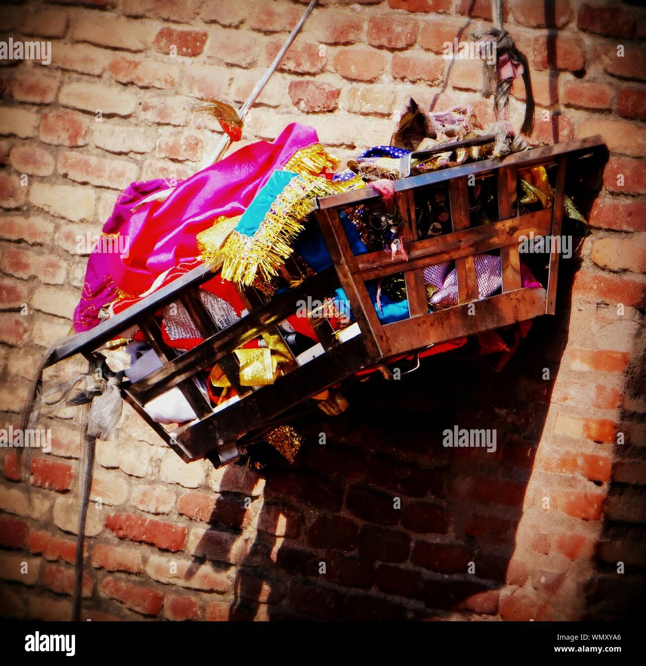 Rope hanging basket hi-res stock photography and images - Alamy