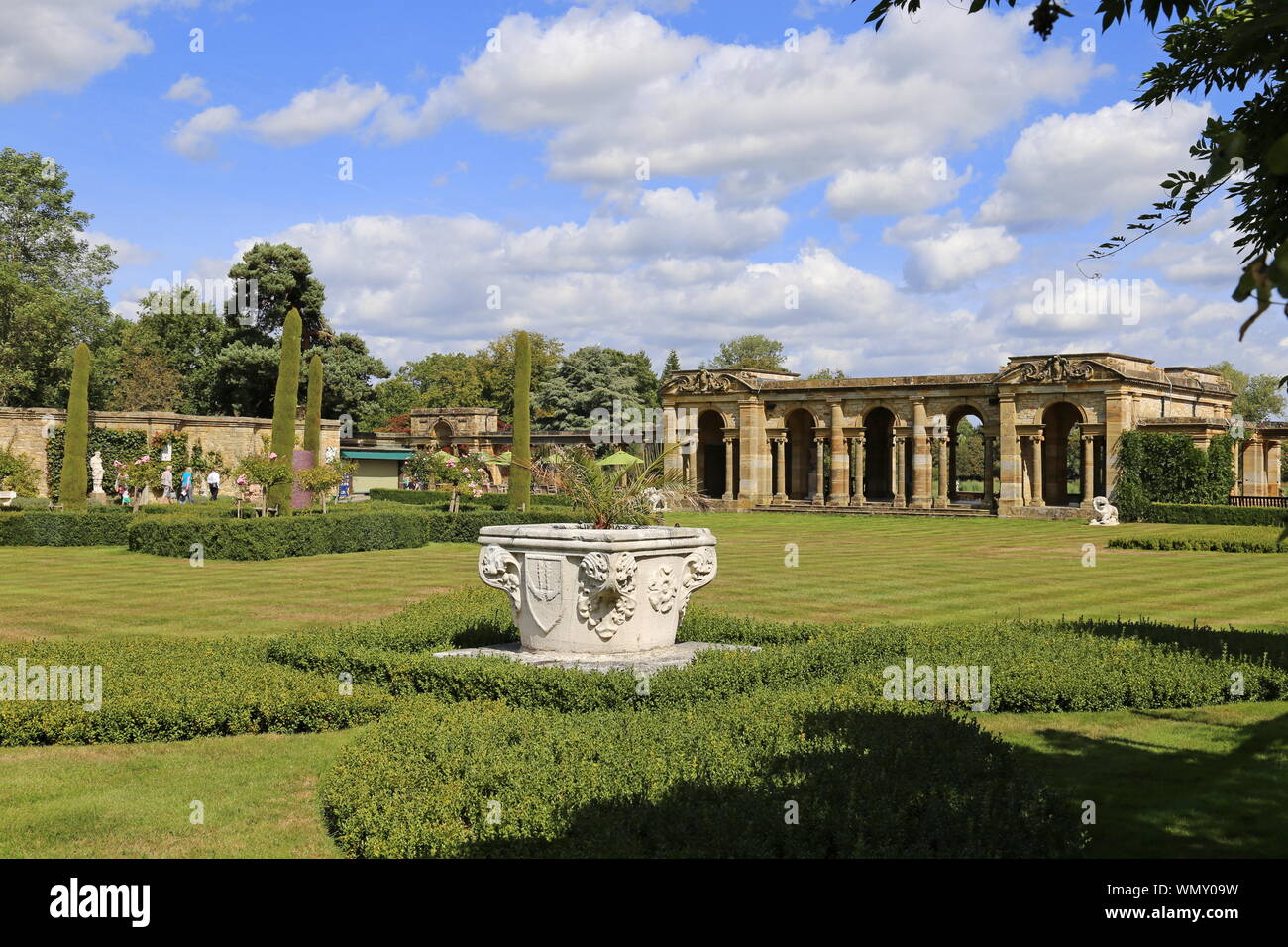 Italian Garden, Hever Castle, Hever, Edenbridge, Kent, England, Great ...