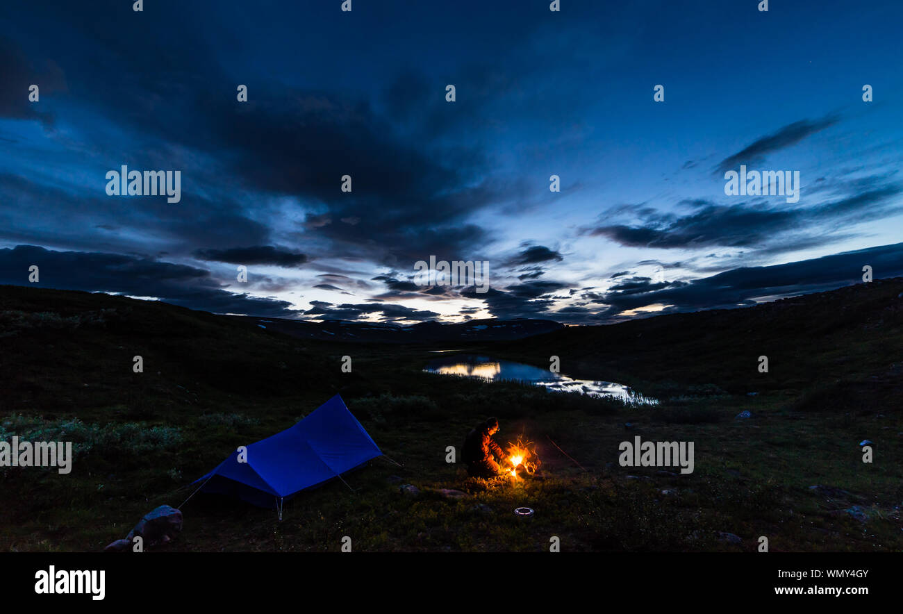 Outdoors bonfire hi-res stock photography and images - Alamy