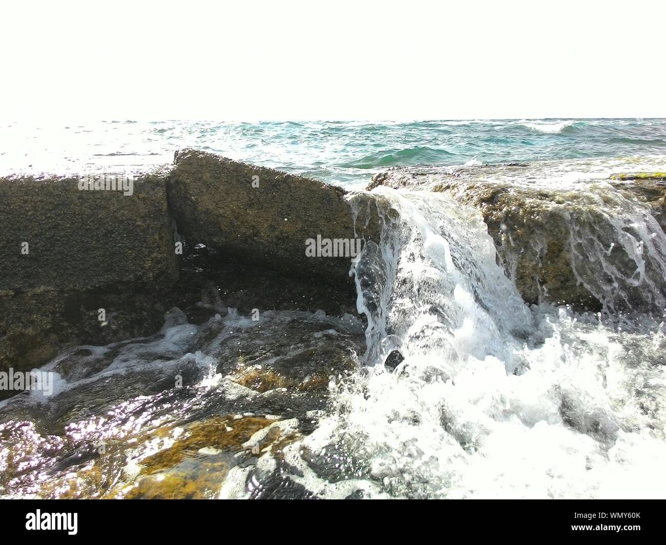 Stones splashing into water hi-res stock photography and images - Alamy
