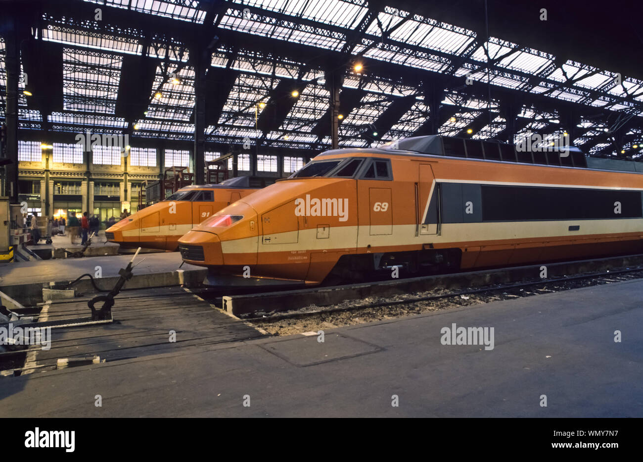 Paris, Gare de Lyon, TGV-Züge der ersten Generation Stock Photo - Alamy