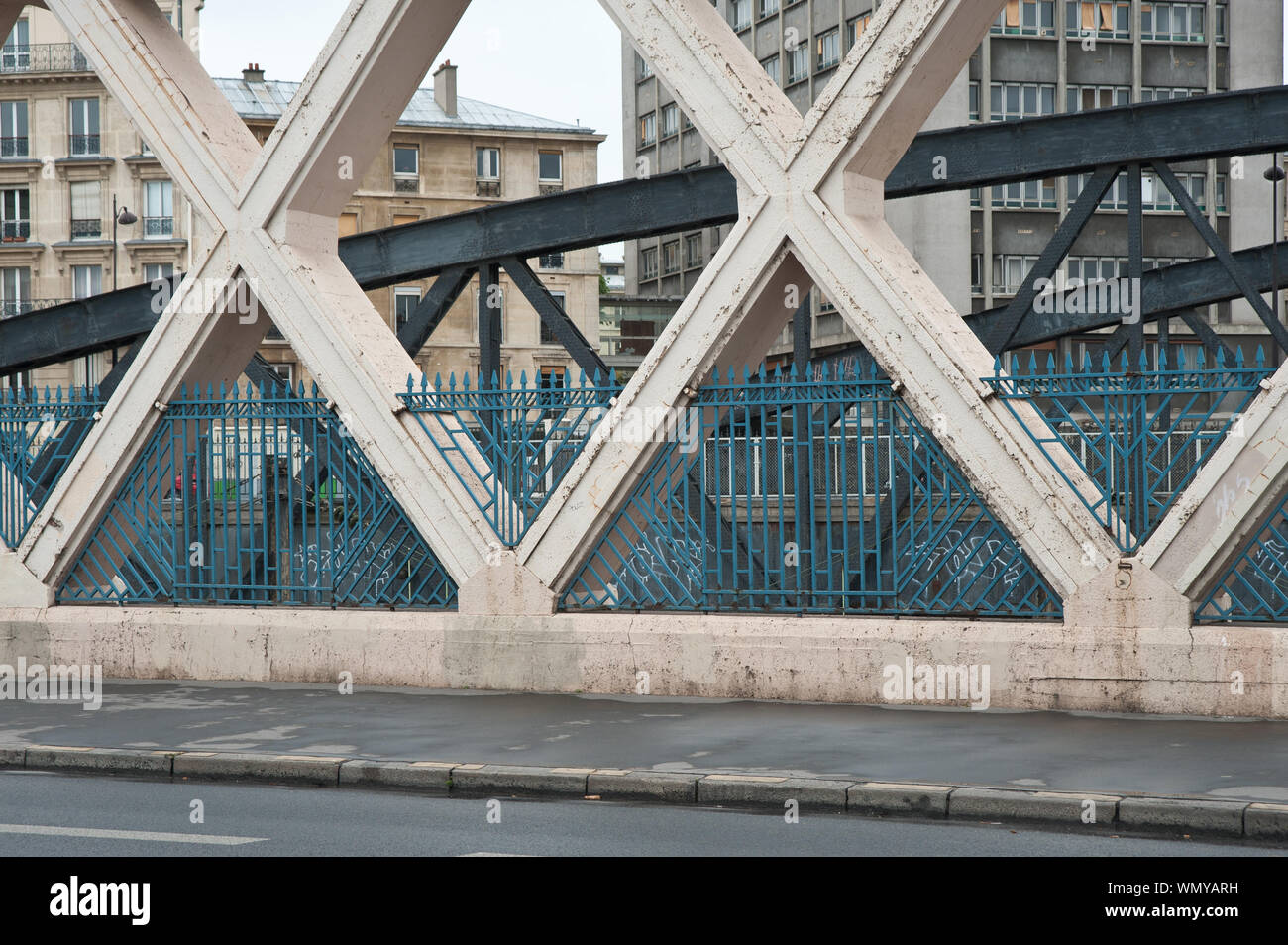 Paris, Rue la Fayette, Betonbrücke über Gare de l'Est - Paris, Rue la ...