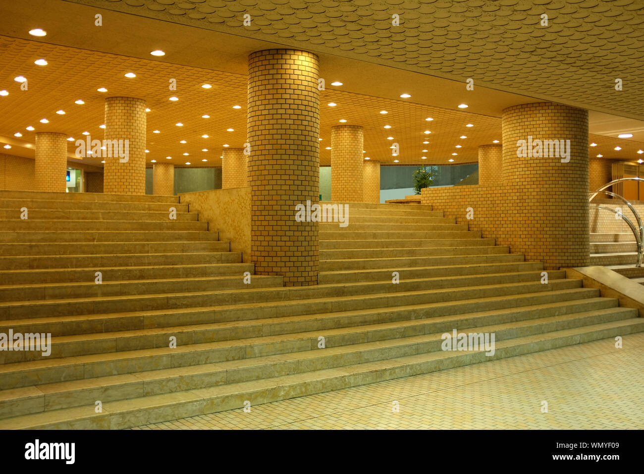 Recessed entrance hi-res stock photography and images - Alamy