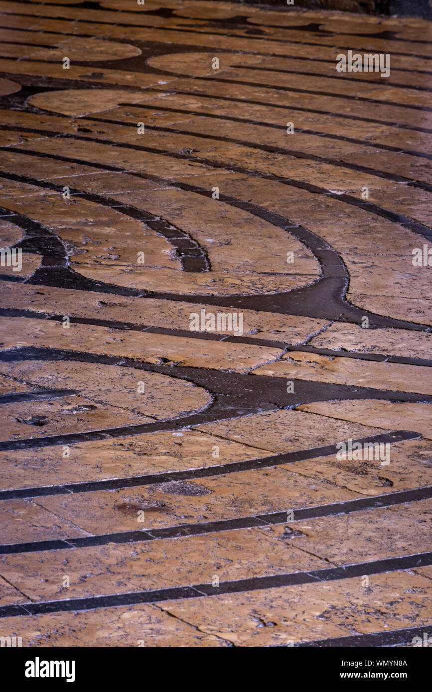 Closeup of Maze, Chartres Cathedral Stock Photo - Alamy