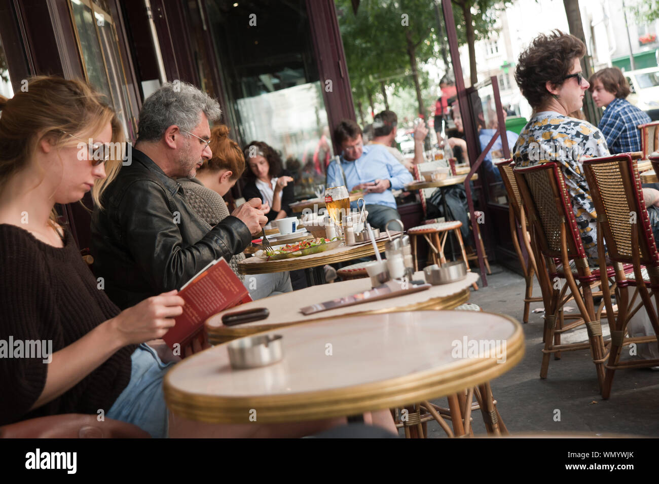 Cafe le progres hi-res stock photography and images - Alamy