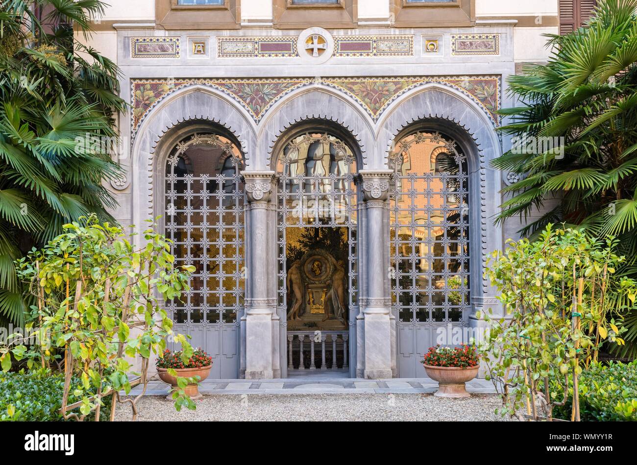 Verdi grave hi-res stock photography and images - Alamy