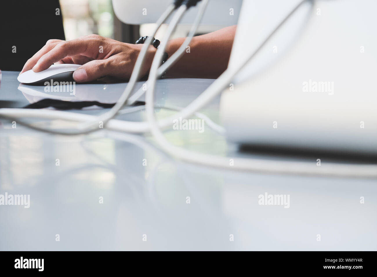 Man using computer mouse hi-res stock photography and images - Alamy