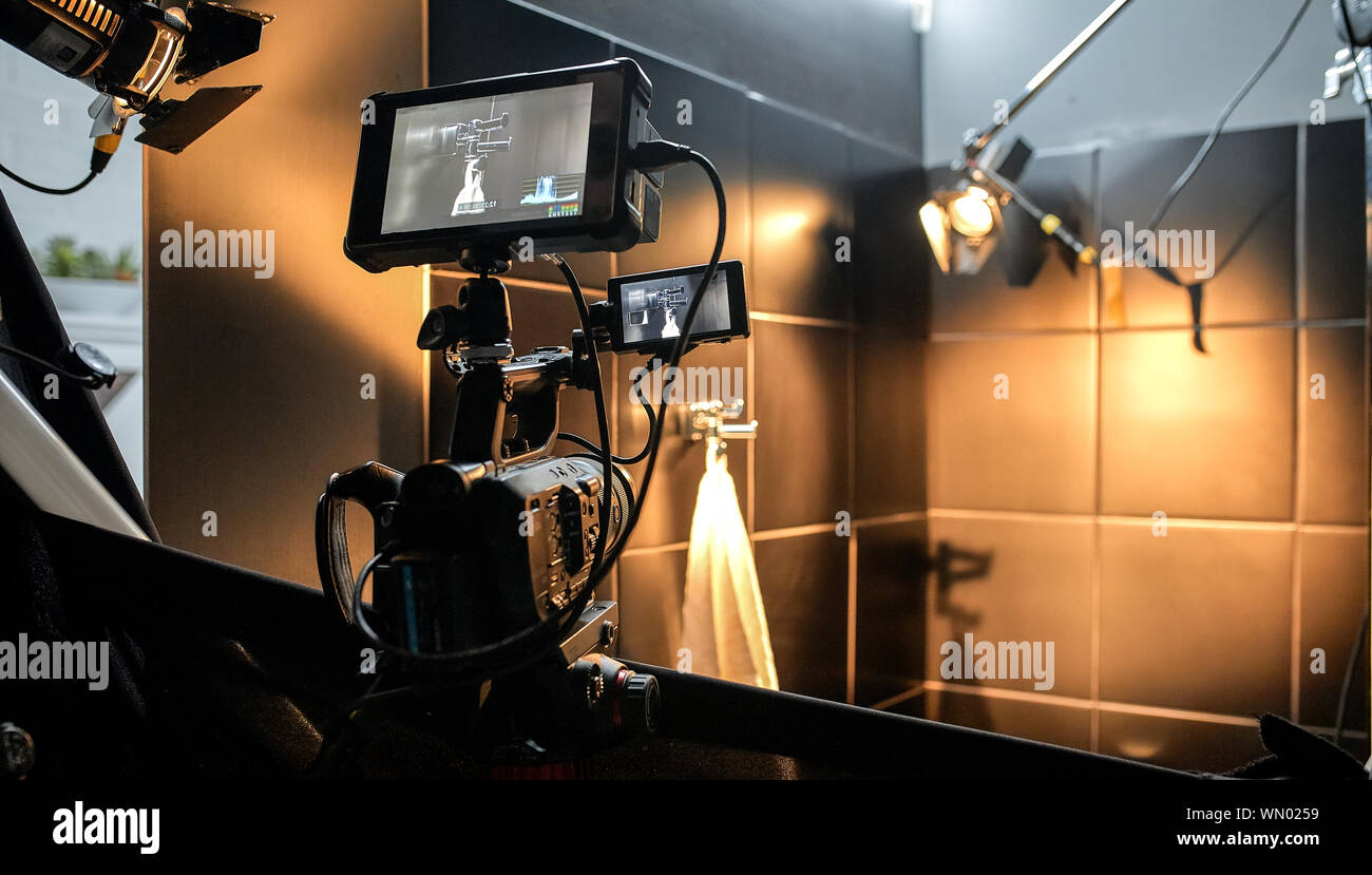 Outdoor photo shoot set up hi-res stock photography and images - Alamy