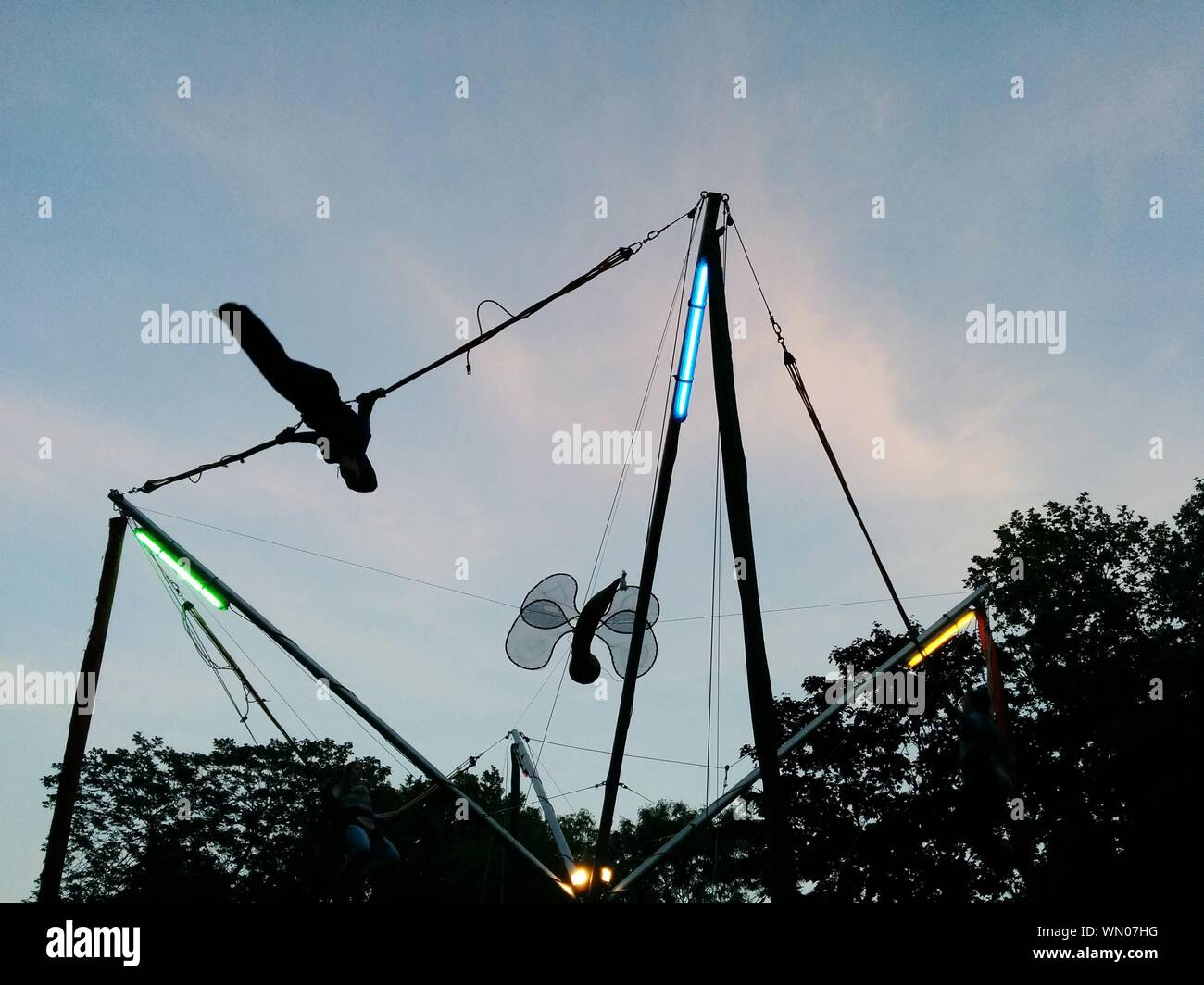 Acrobat on the rope hi-res stock photography and images - Alamy