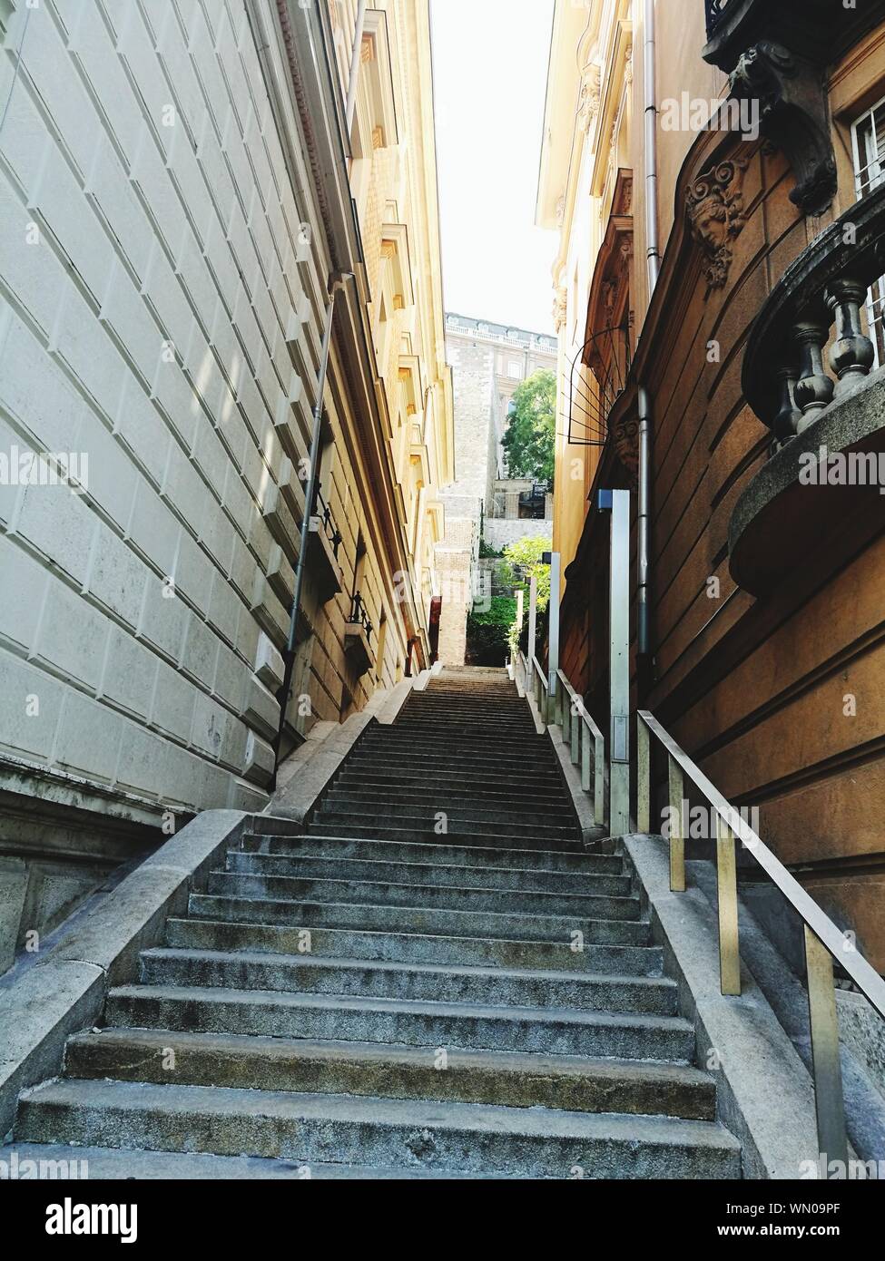 Stairs steps buildings alley hi-res stock photography and images - Alamy