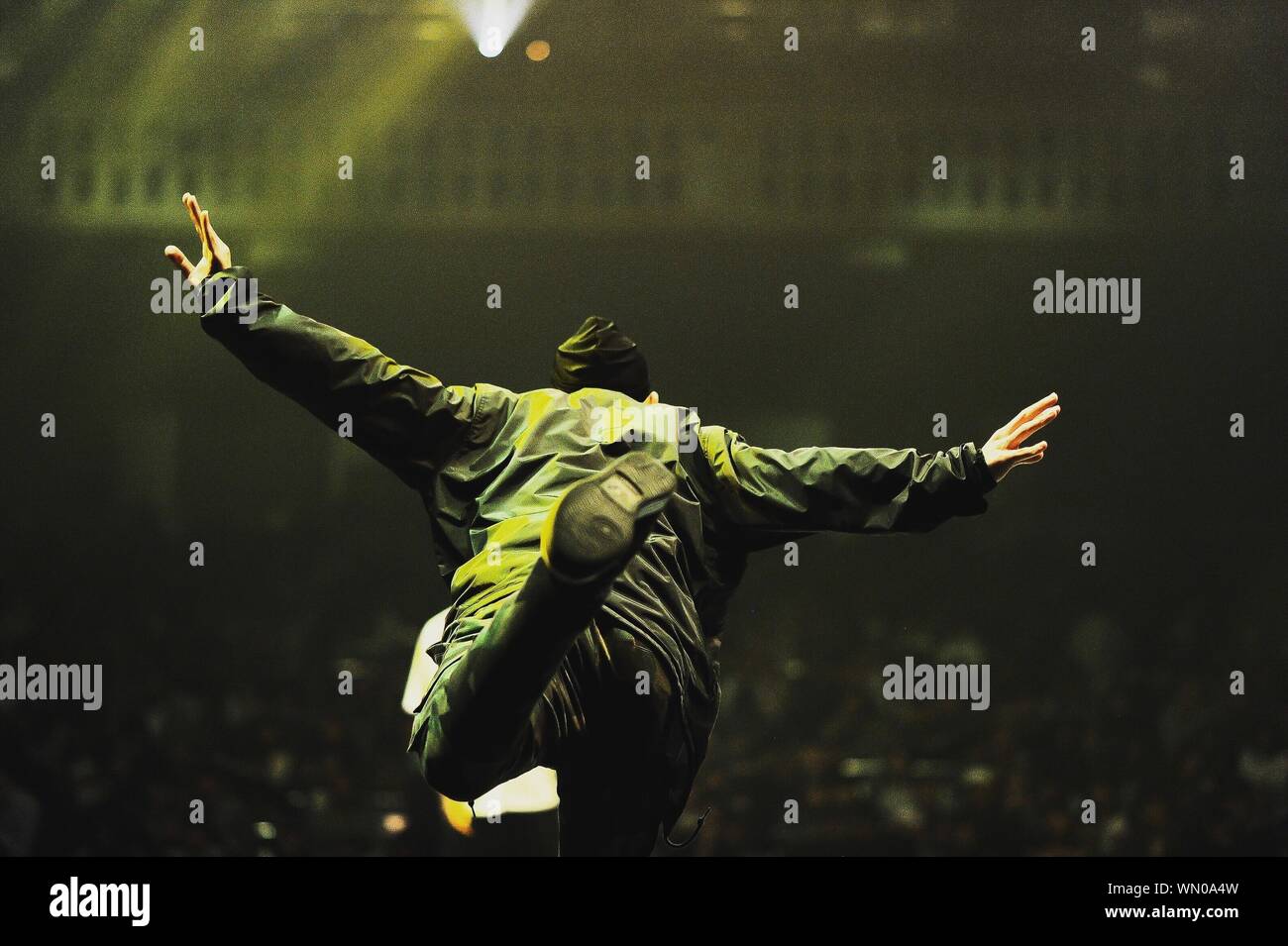 Performer theater arms hi-res stock photography and images - Alamy