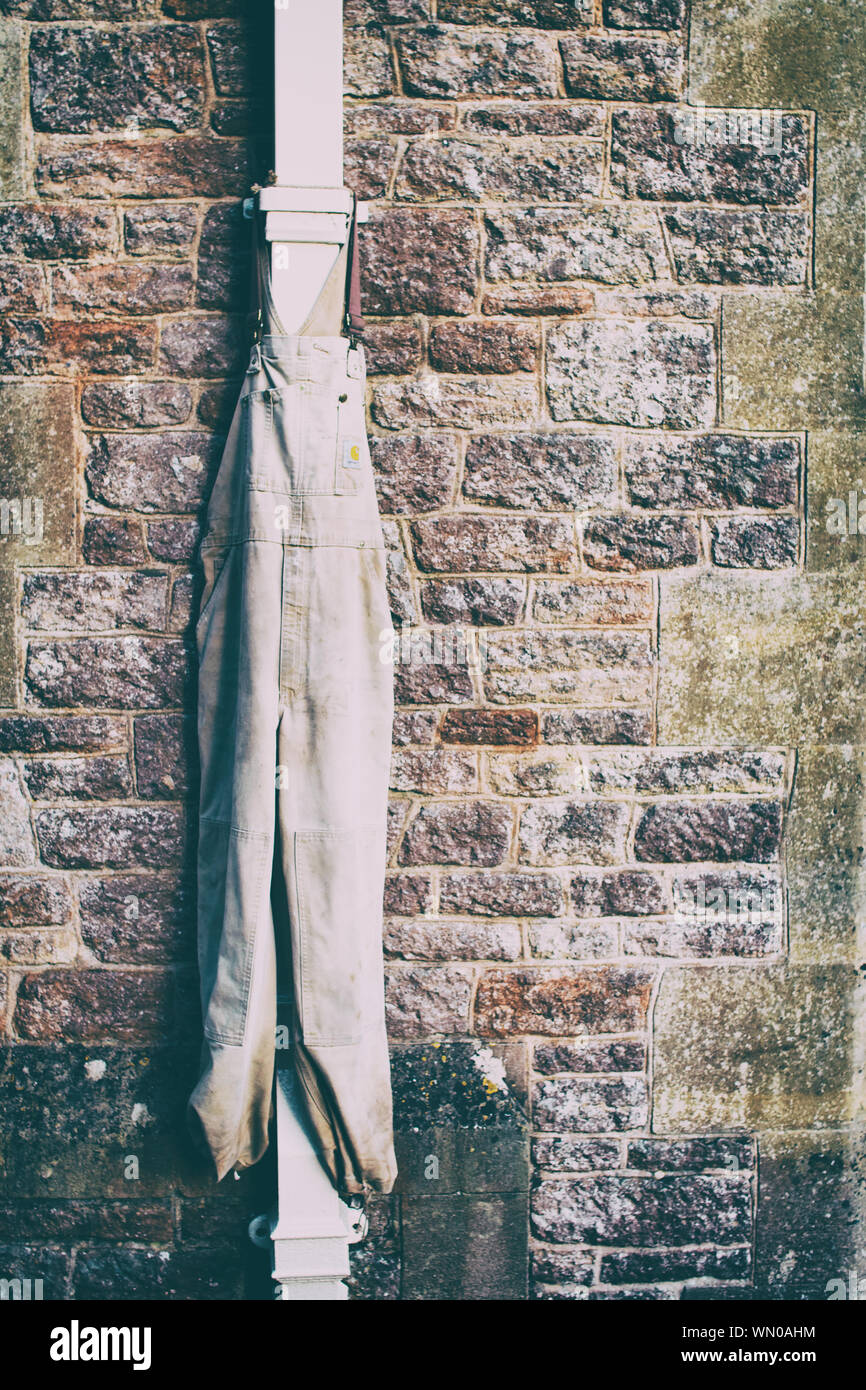 Hanging from pipe hi-res stock photography and images - Alamy