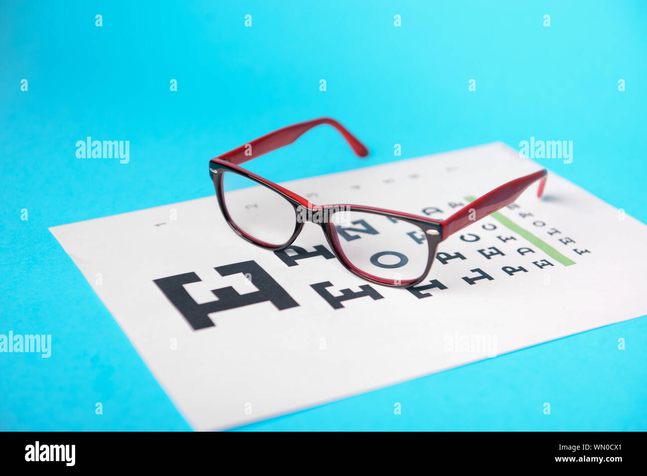 Snellen test hi-res stock photography and images - Alamy