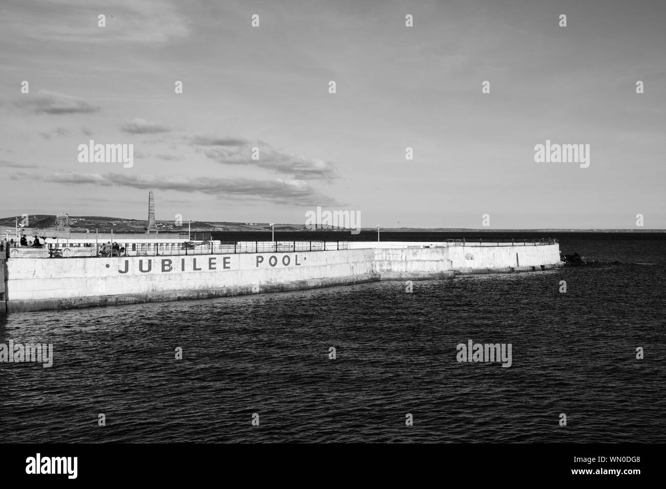 Side view of ship hi-res stock photography and images - Alamy