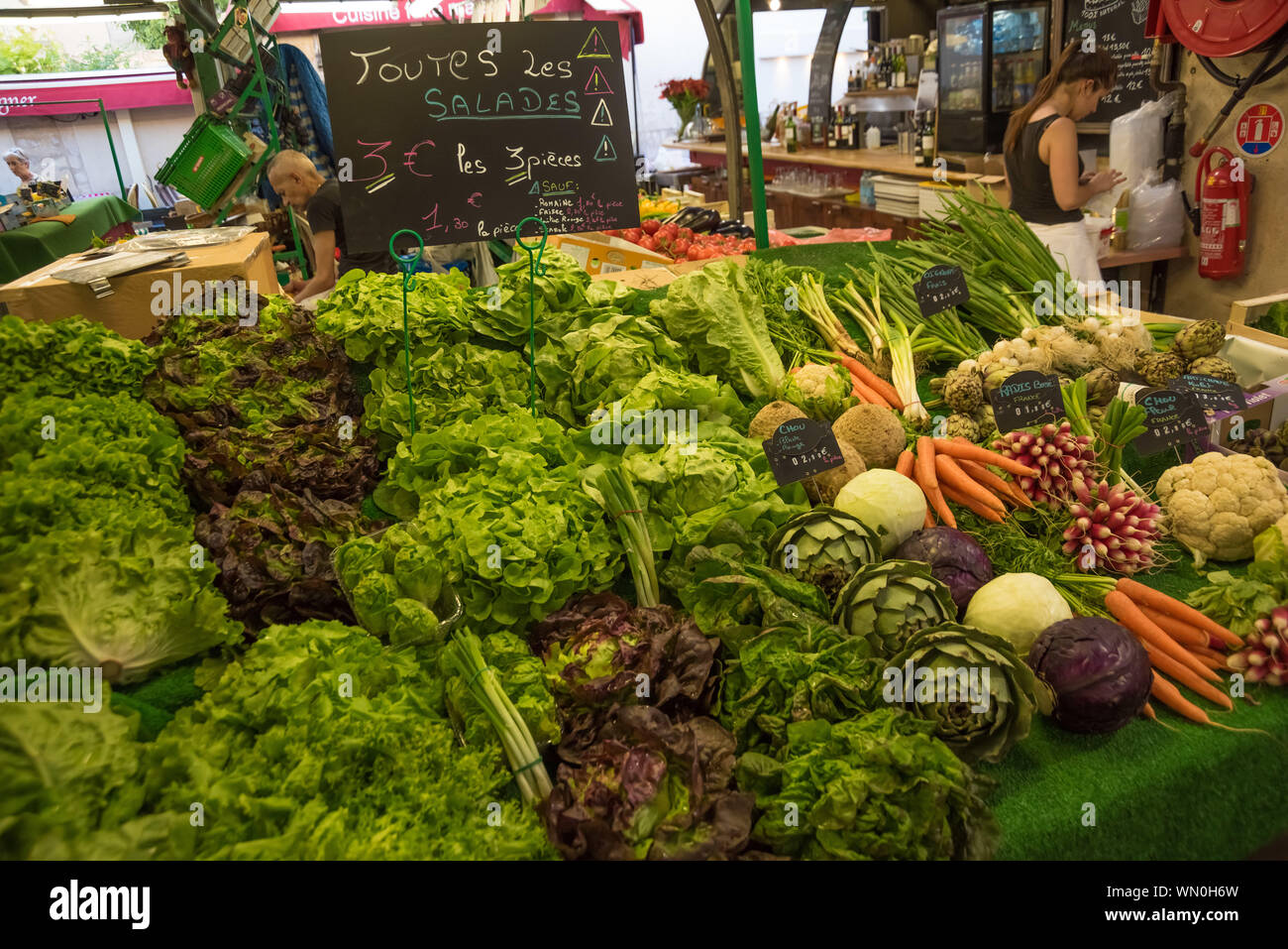 Paris, Marche des Enfants Rouges, rue de Bretagne Stock Photo - Alamy