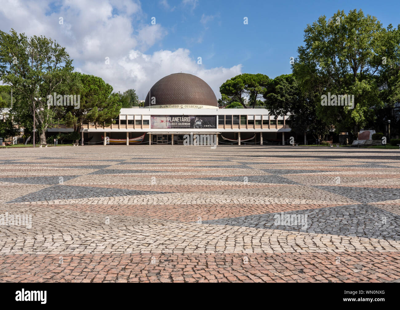 Round planetarium hi-res stock photography and images - Alamy