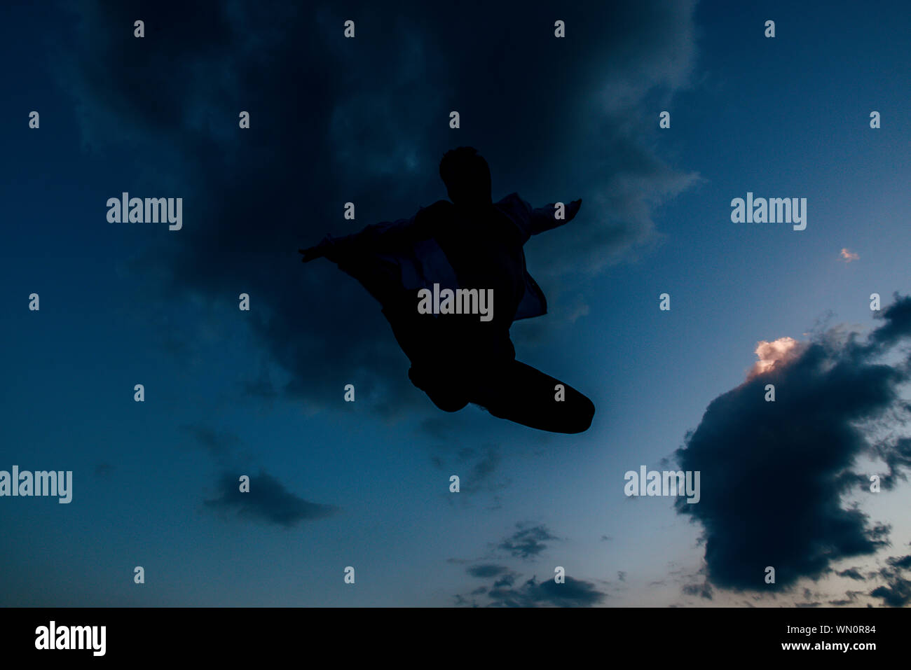 Ballet dancer leaping in air hi-res stock photography and images - Alamy