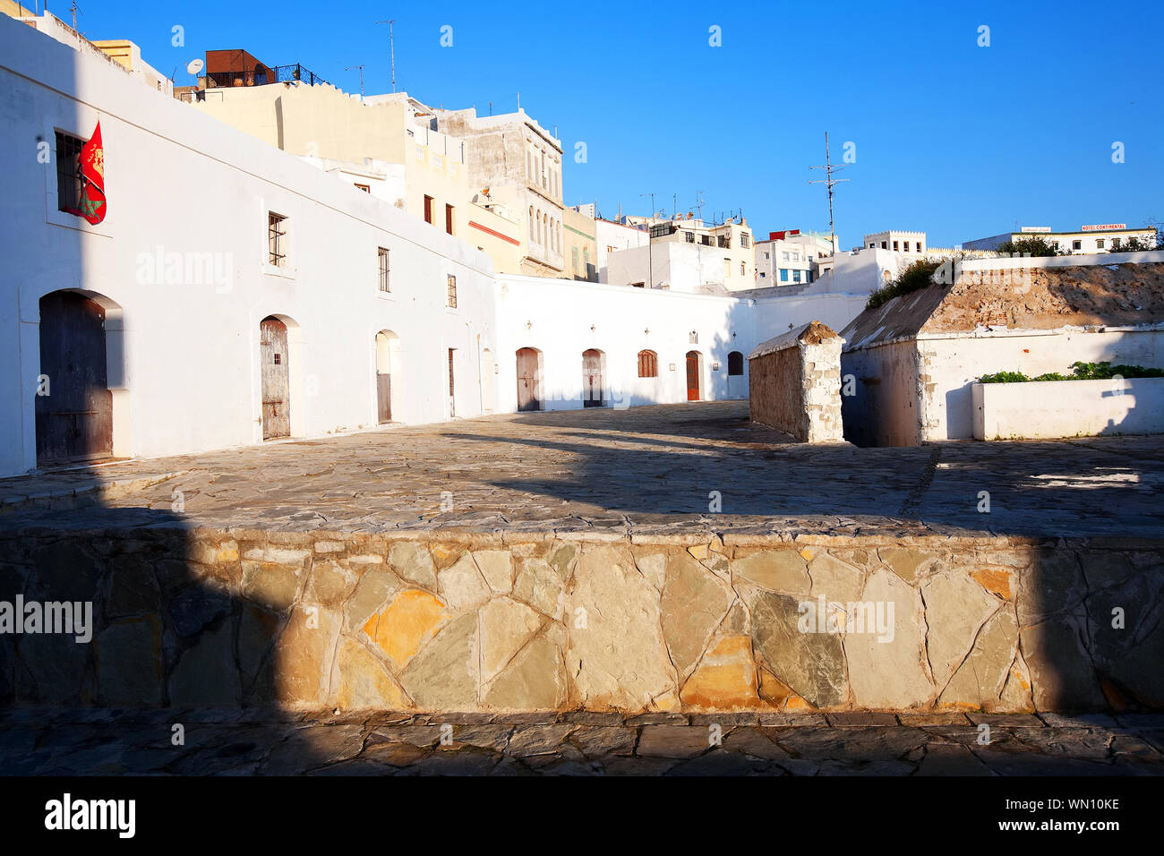 Clear buildings hi-res stock photography and images - Alamy