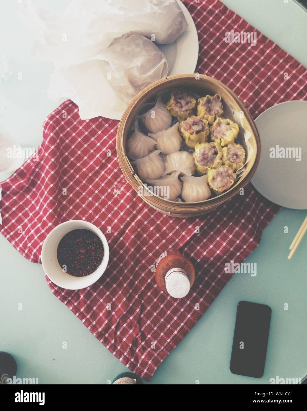 Steamed chinese stuffed dumpling hi-res stock photography and images ...