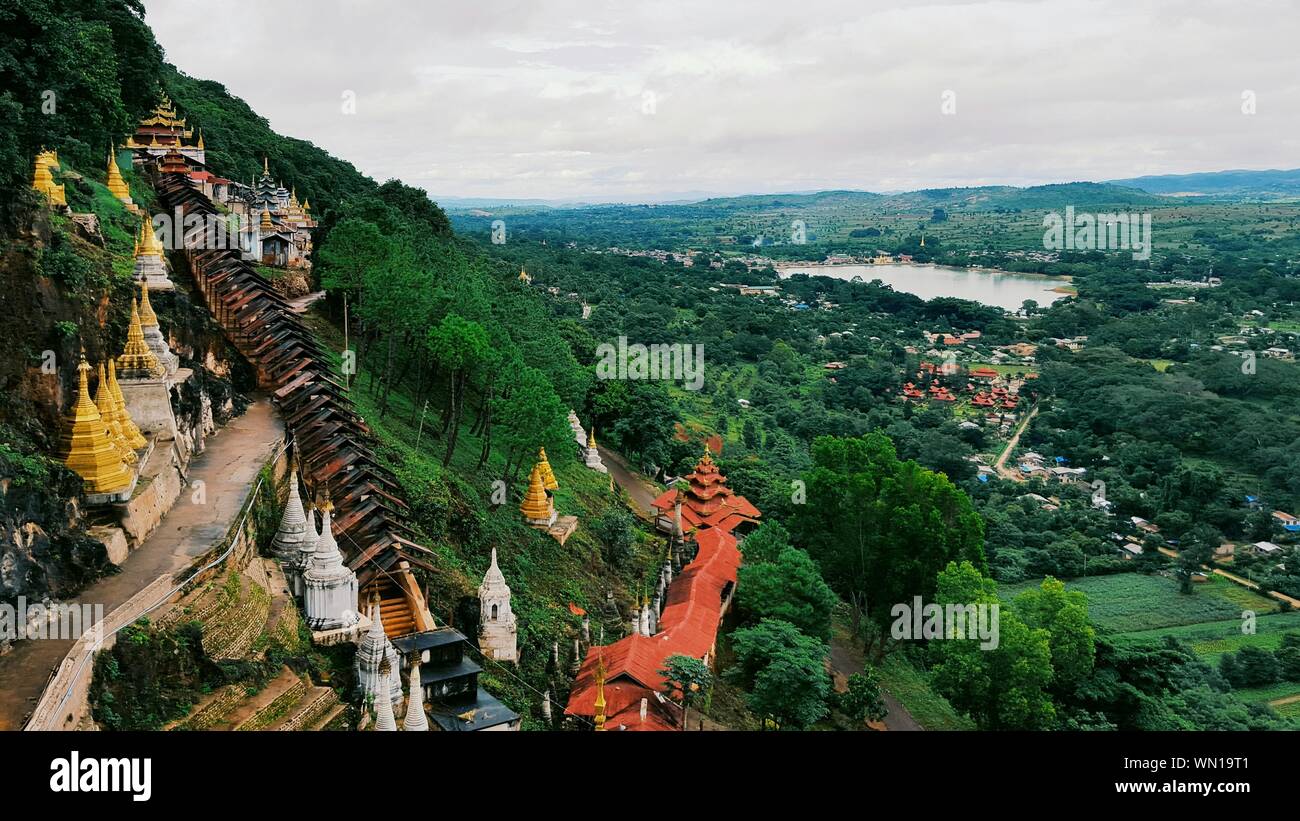 Mountain temples hi-res stock photography and images - Alamy