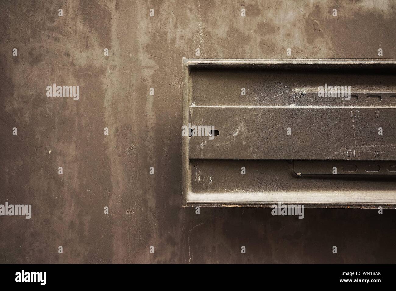 Concrete box hi-res stock photography and images - Alamy