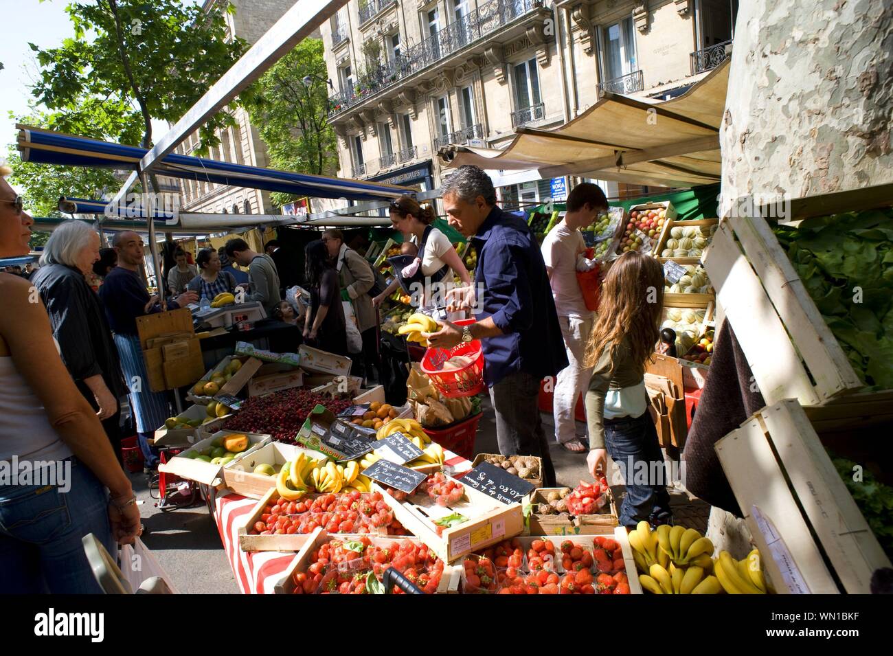 Boulevard raspail market hi-res stock photography and images - Alamy