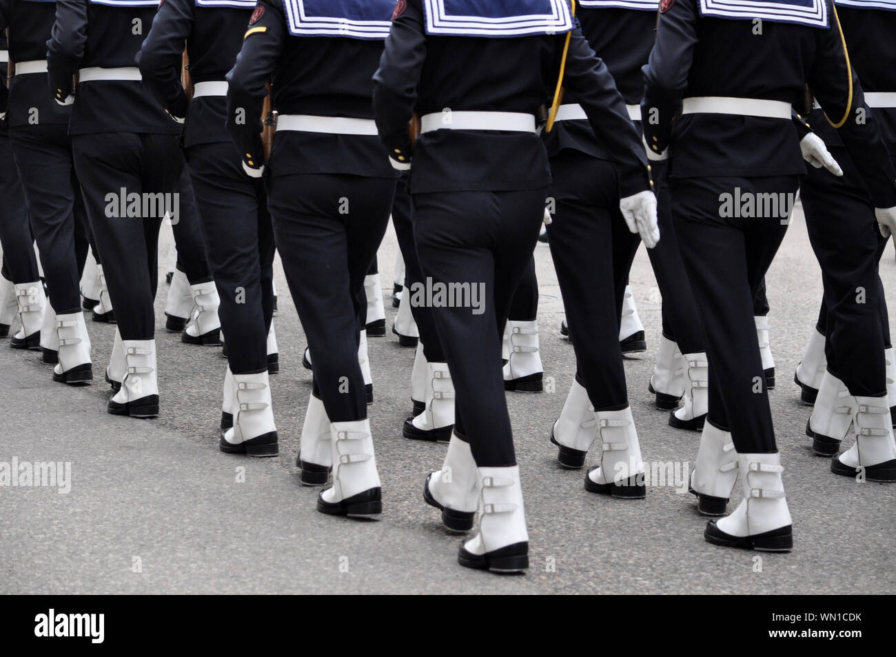 Soldiers military parade hi-res stock photography and images - Alamy