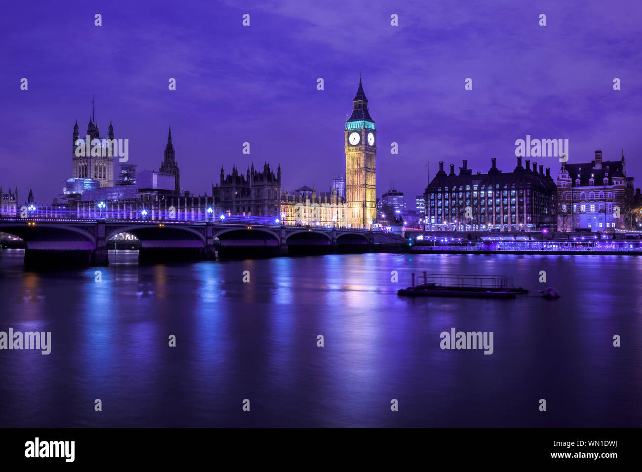 Victorian london night houses hi-res stock photography and images - Alamy