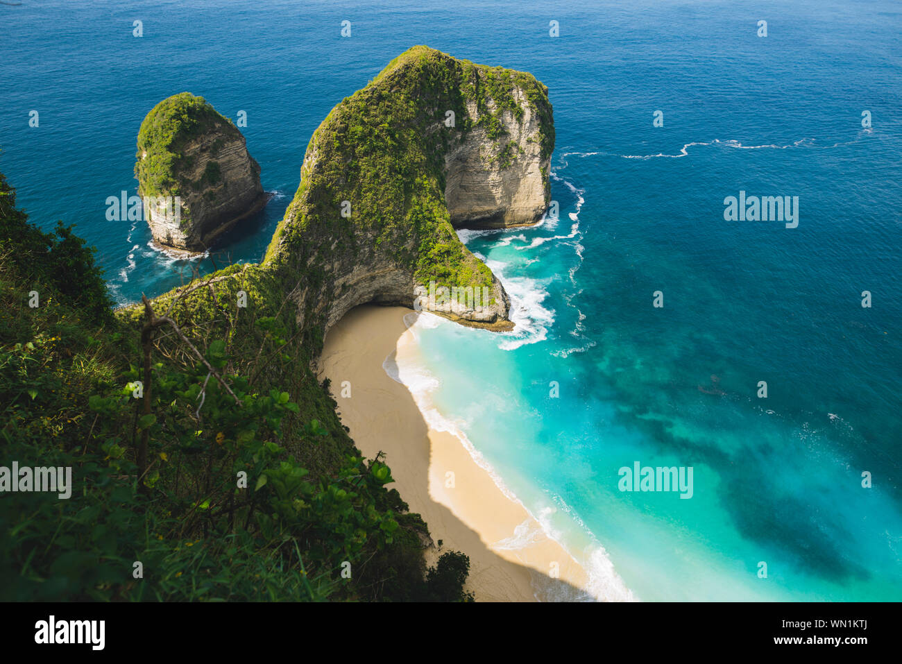 Cliffs by Kelingking Beach in Nusa Penida, Indonesia Stock Photo - Alamy
