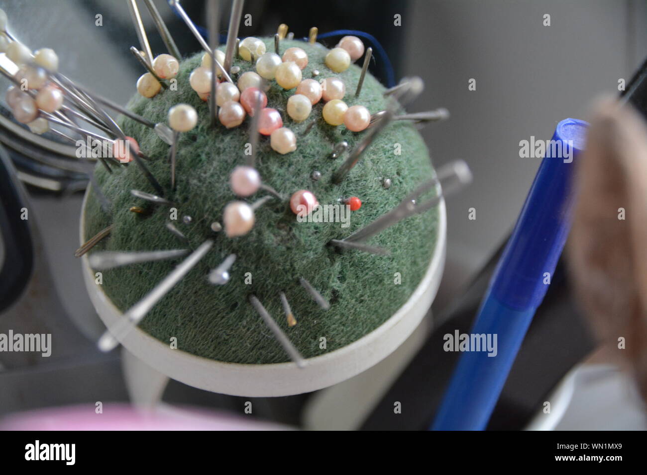 Pen needles hi-res stock photography and images - Alamy