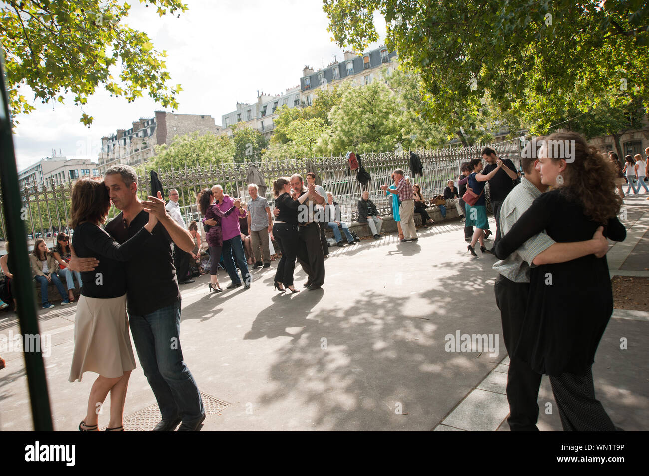 Paris, Bastille, Tango Stock Photo - Alamy