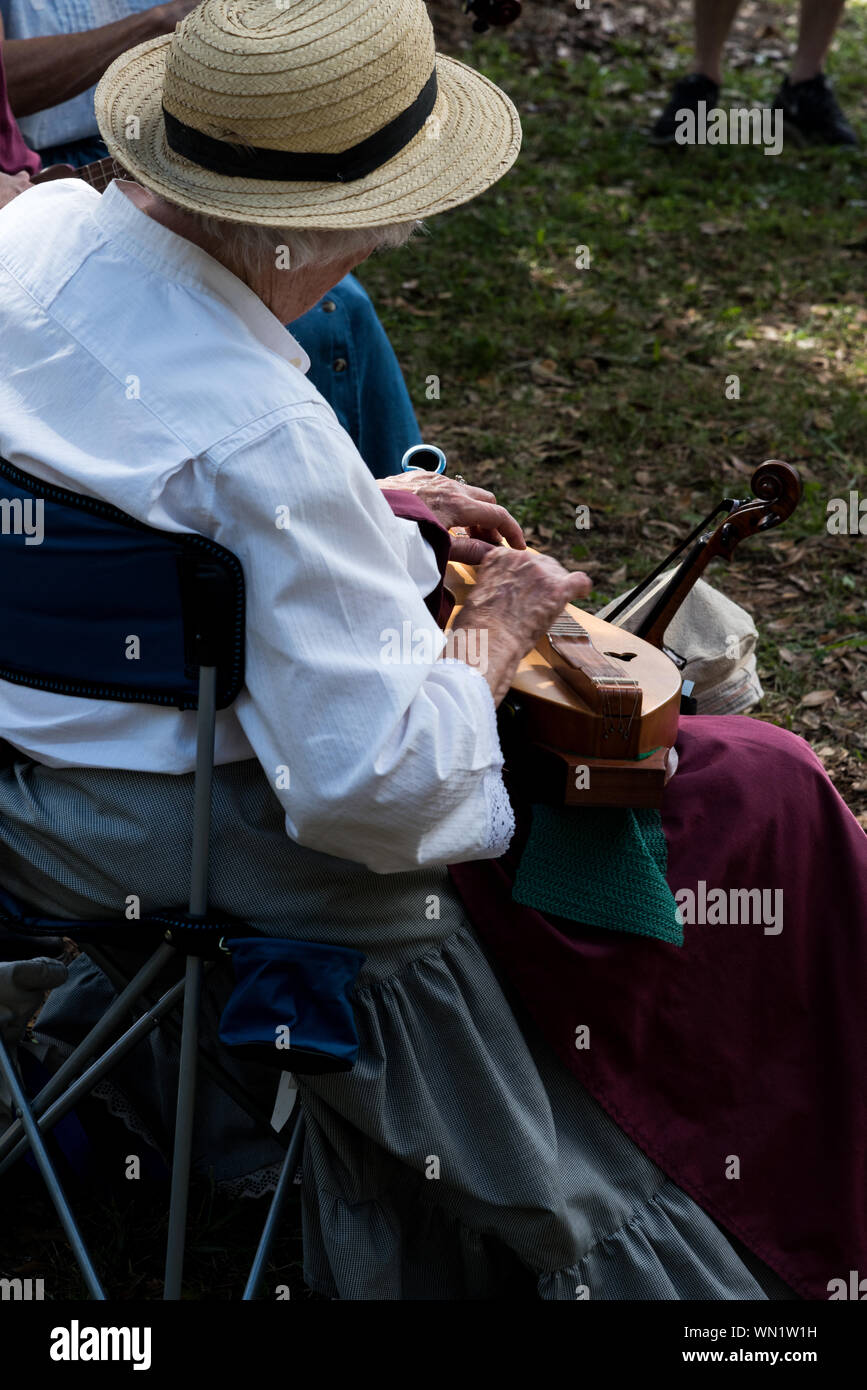 The musical chair hi-res stock photography and images - Alamy