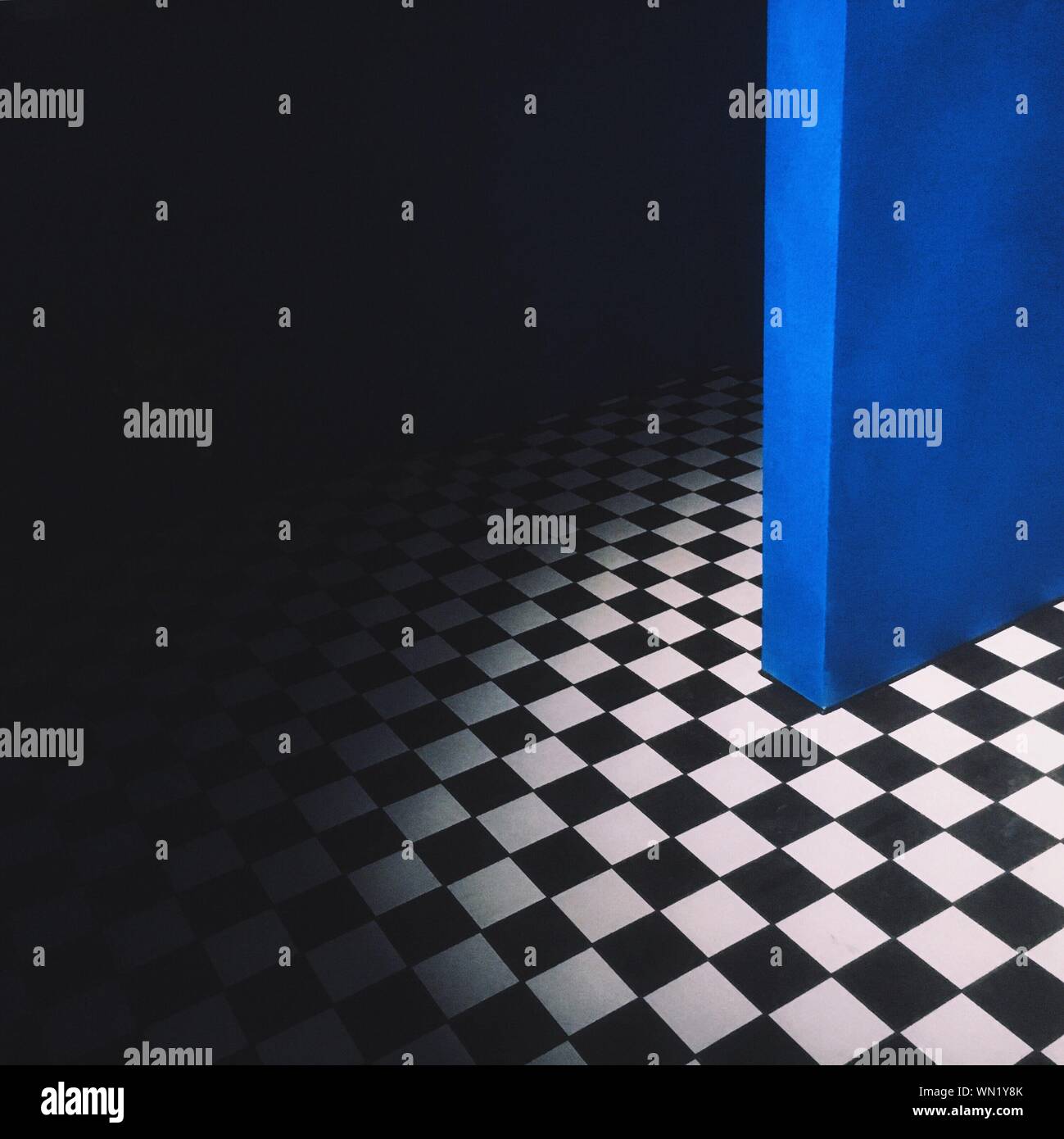 Checked tiles hi-res stock photography and images - Alamy