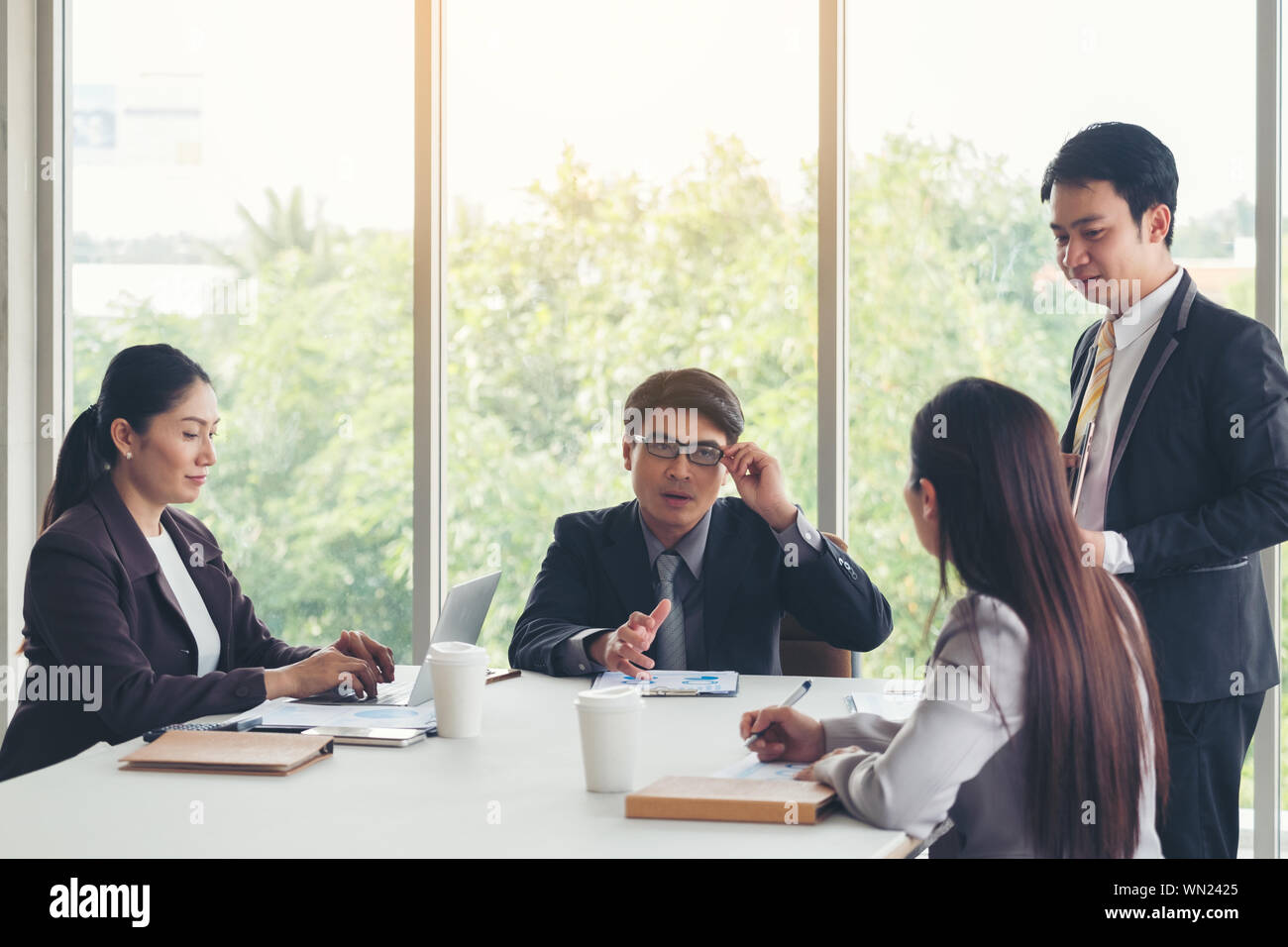 Indian office people hi-res stock photography and images - Alamy