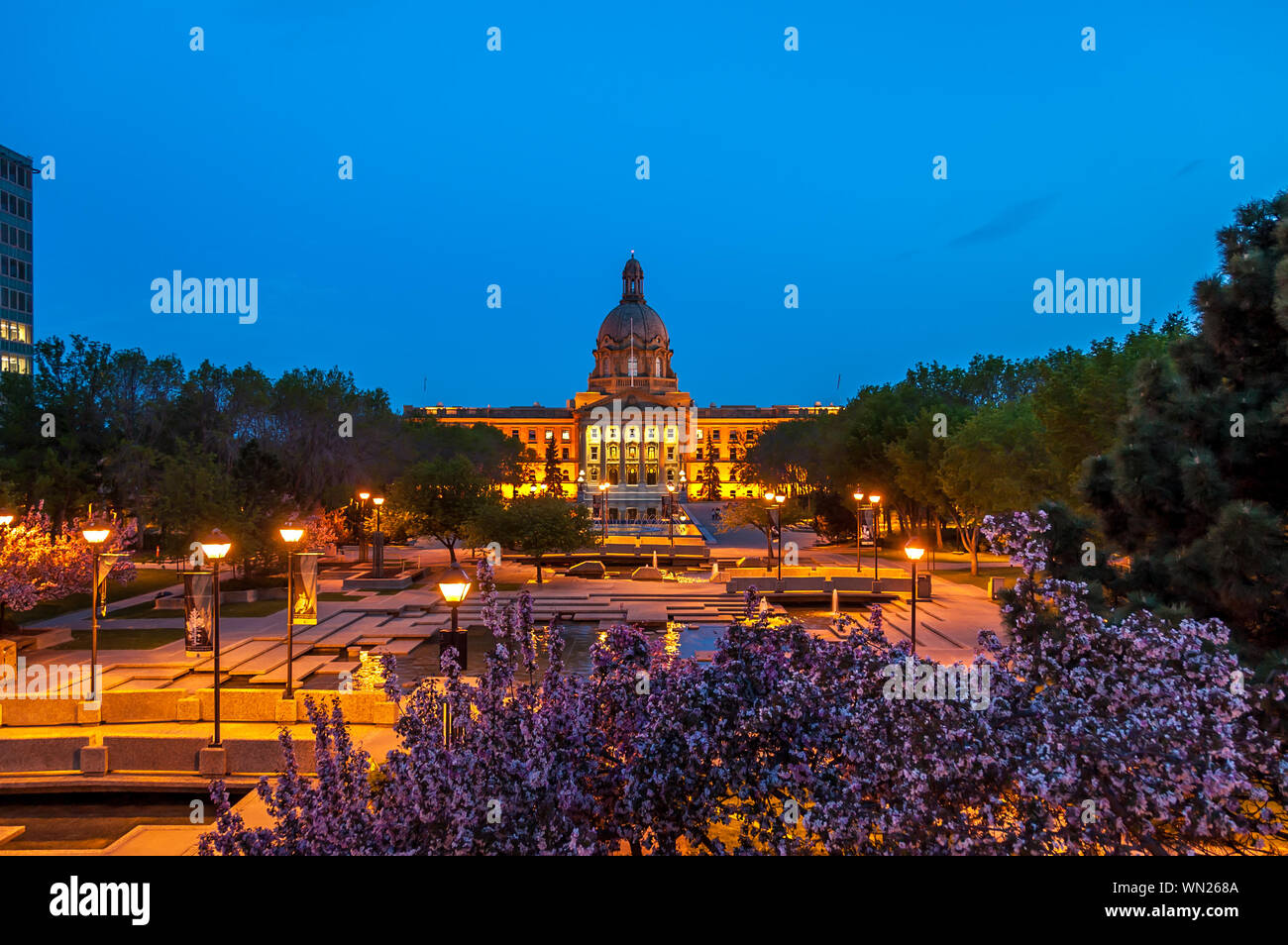 The Alberta Legislature Building In Edmonton at night. The beautiful ...
