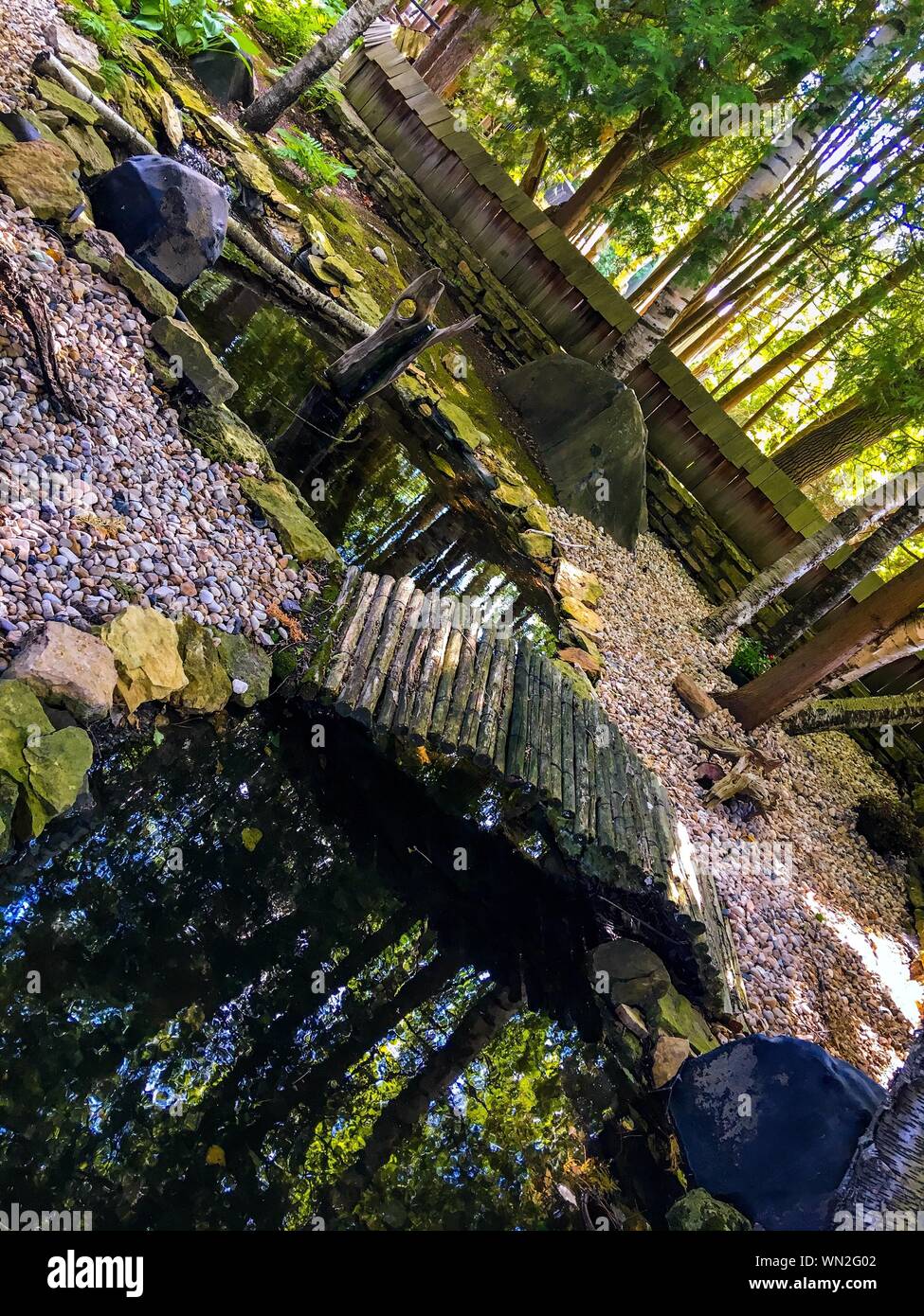 Moss covered bridge hi-res stock photography and images - Alamy