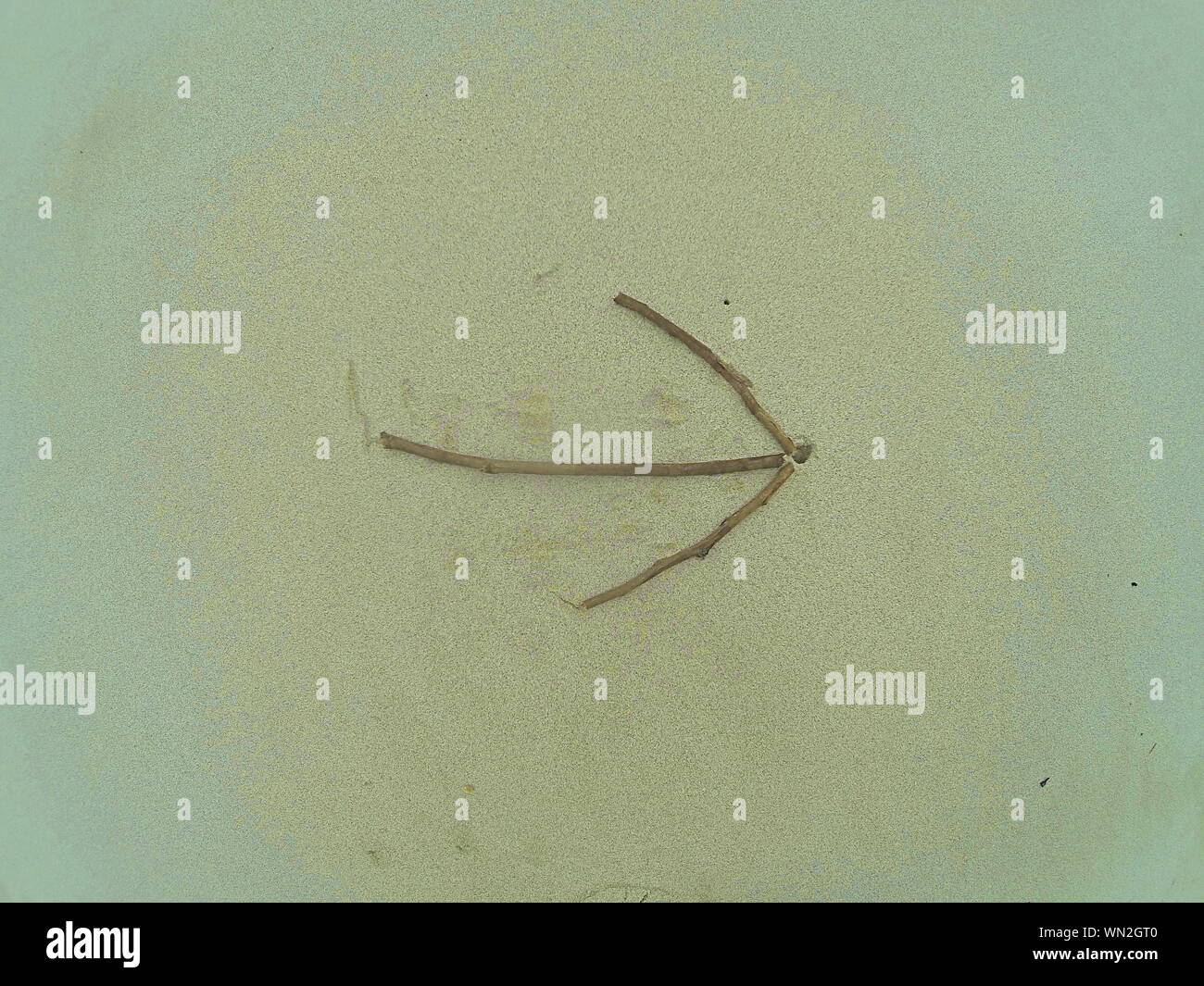 Arrow made of sticks hi-res stock photography and images - Alamy