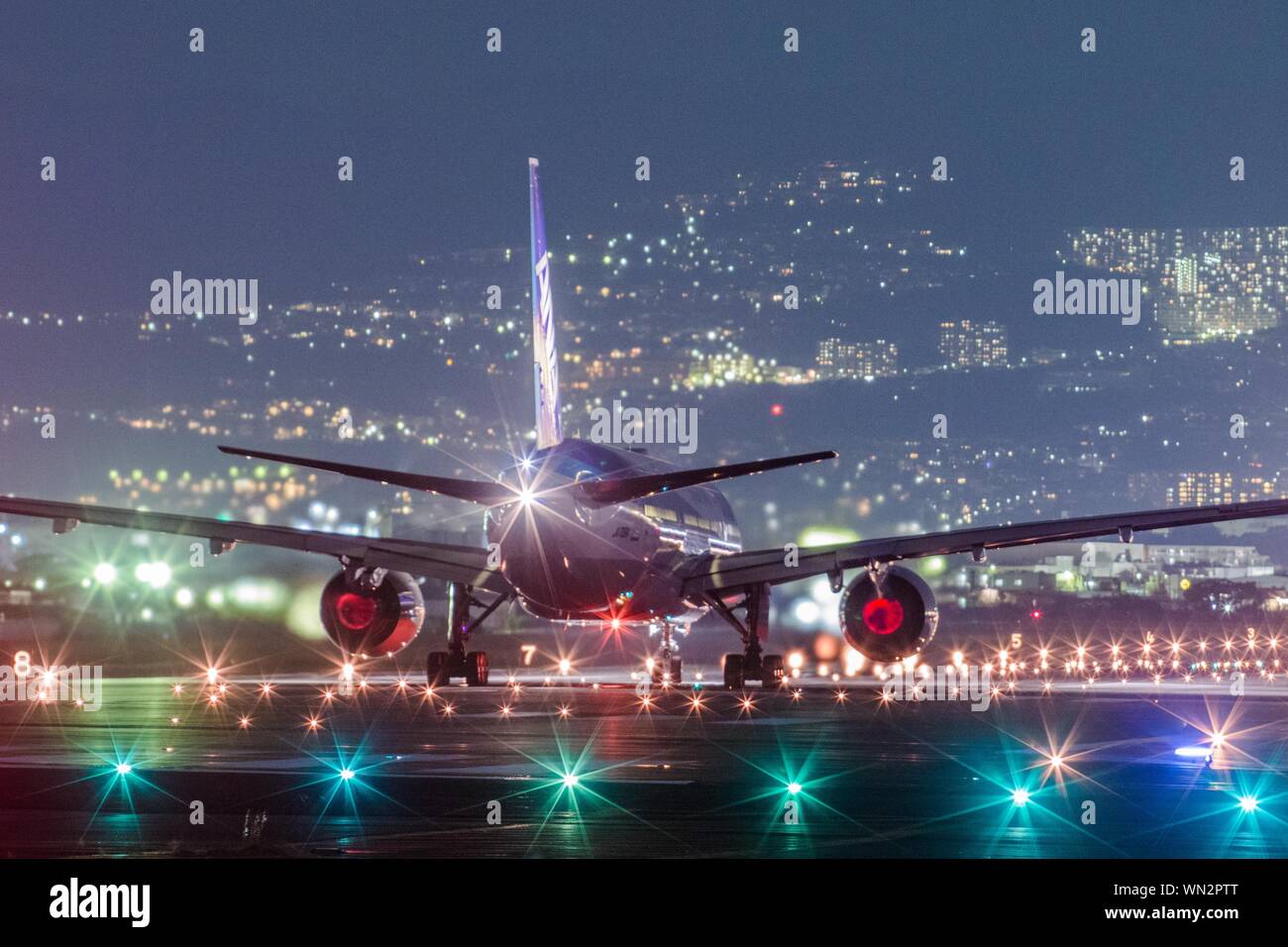 Airport Runway Night Stock Photos & Airport Runway Night Stock Images ...
