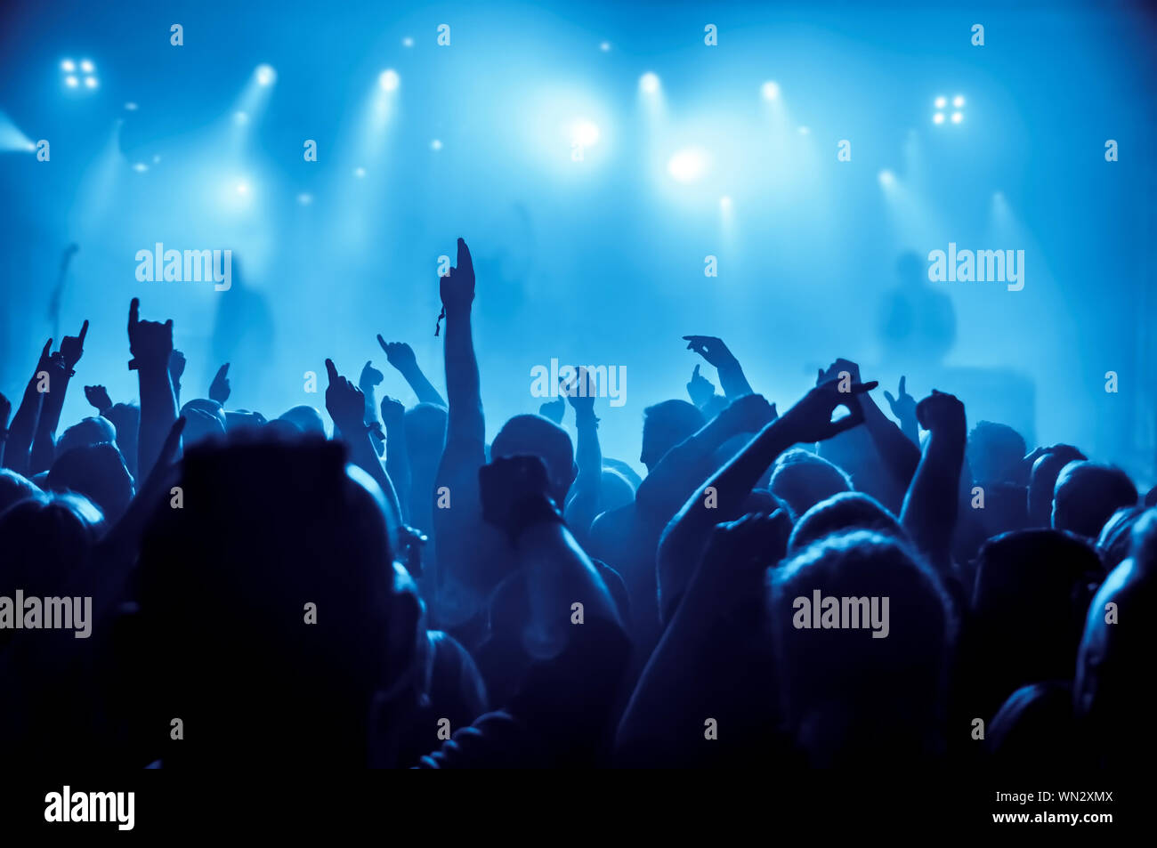 Rock concert stage crowd hi-res stock photography and images - Alamy