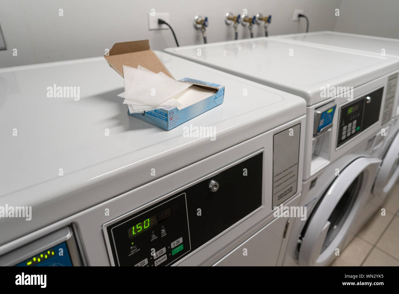 Pay and wash hi-res stock photography and images - Alamy