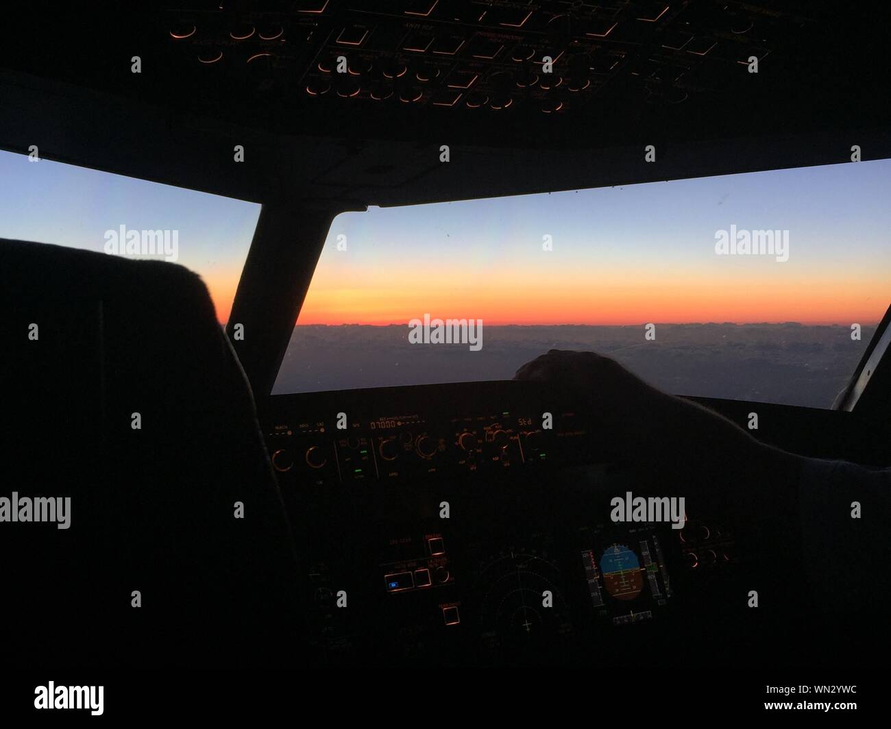 Cockpit sunset hi-res stock photography and images - Alamy
